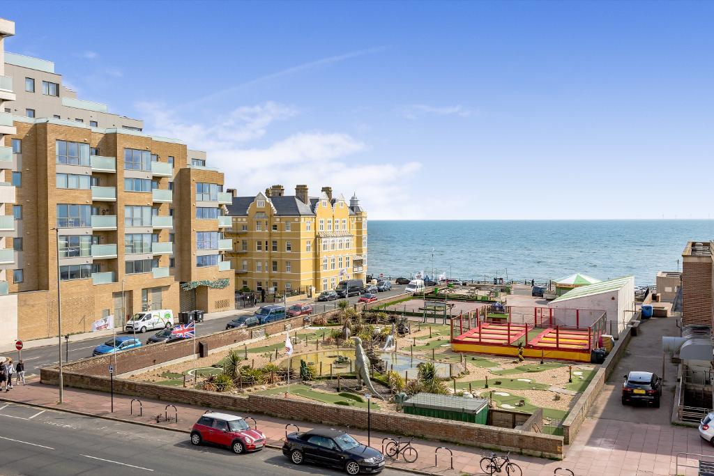 2 Bedroom Converted Apartment For Sale in St Aubyns Gardens, Hove, BN3 ...